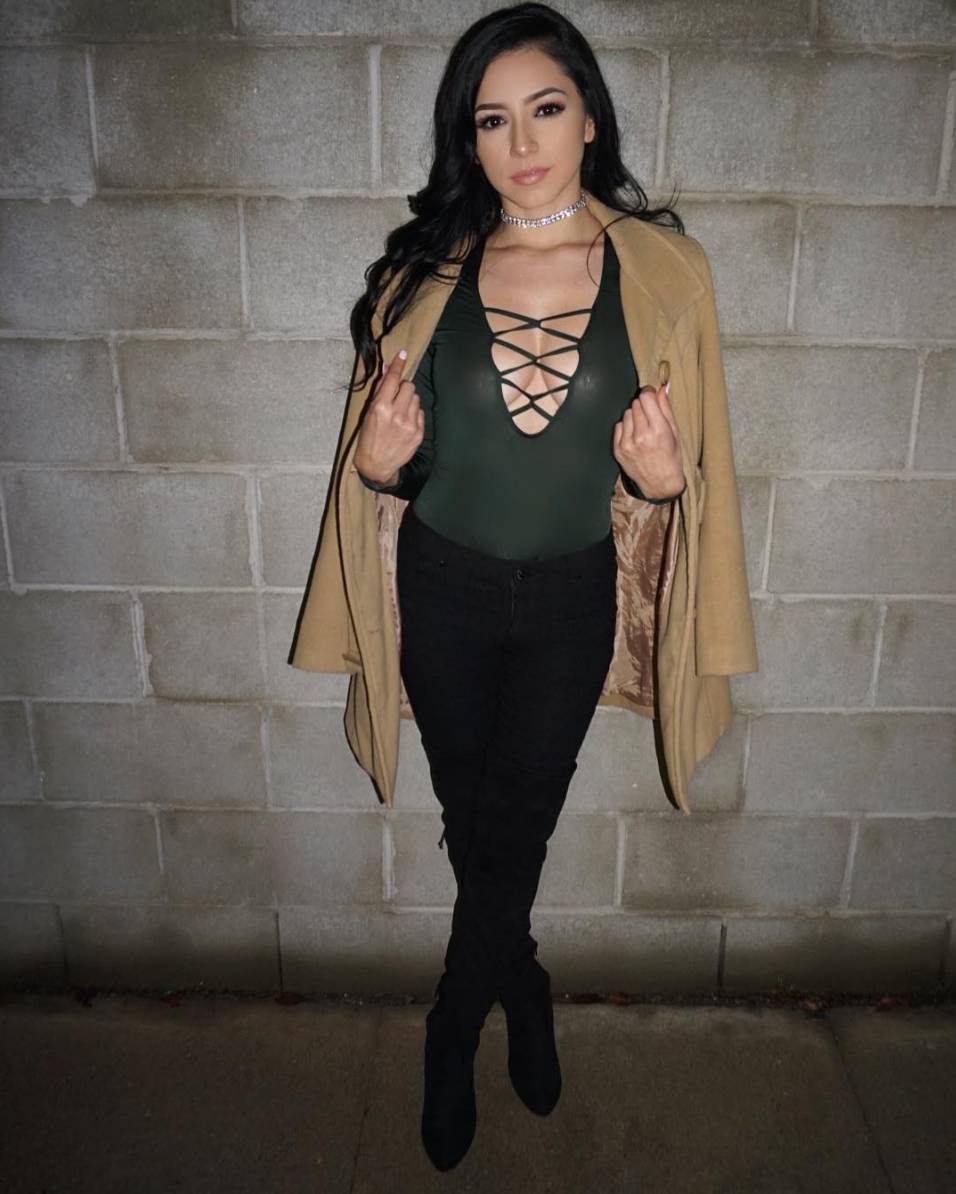 Reyna Arriaga | Scrolller