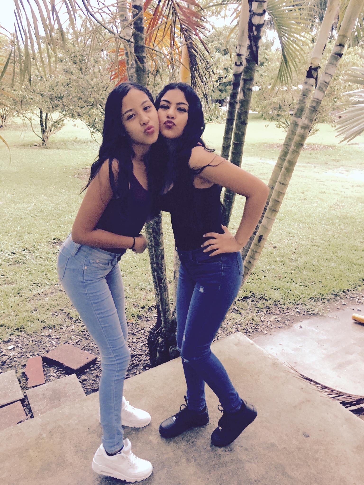 Ricas piernas | Scrolller