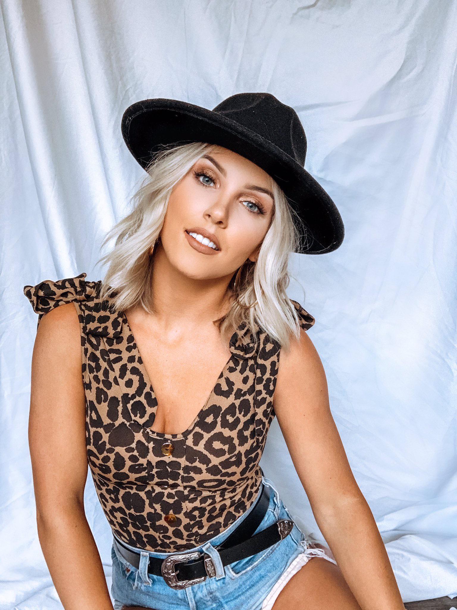 Riley’s DIY quarantine photoshoot | Scrolller