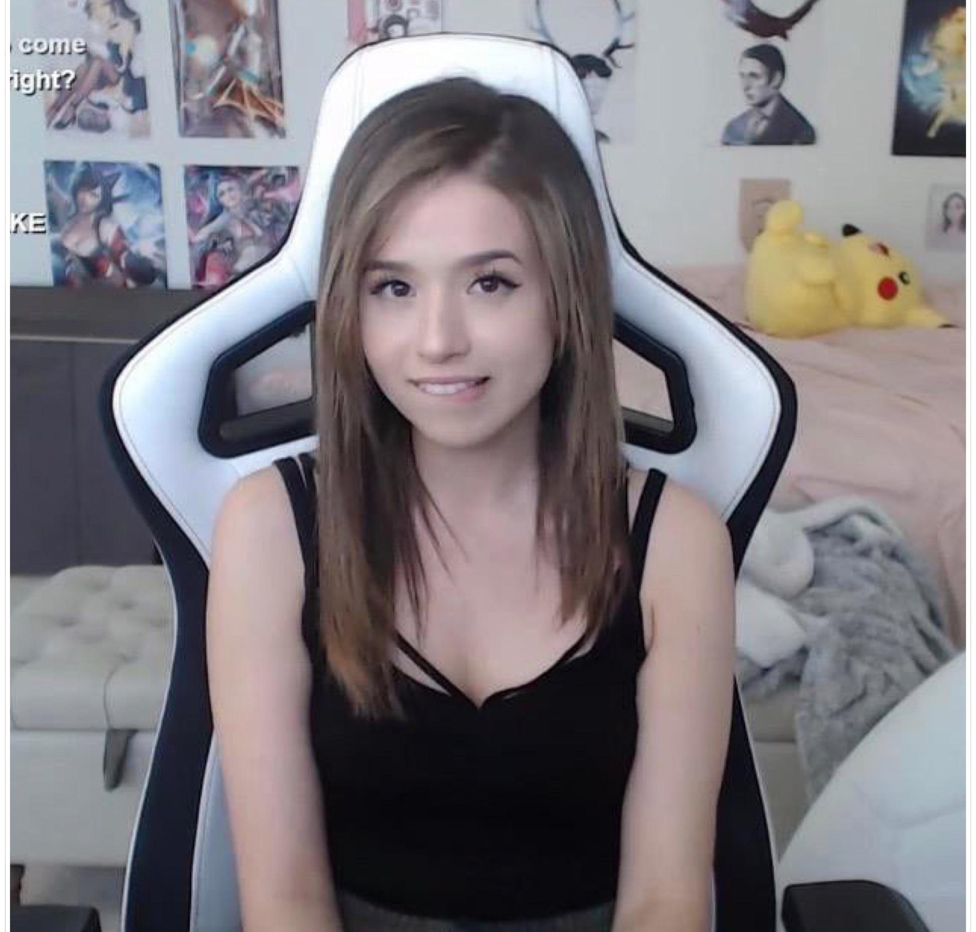 Role playing as pokimane again | Scrolller