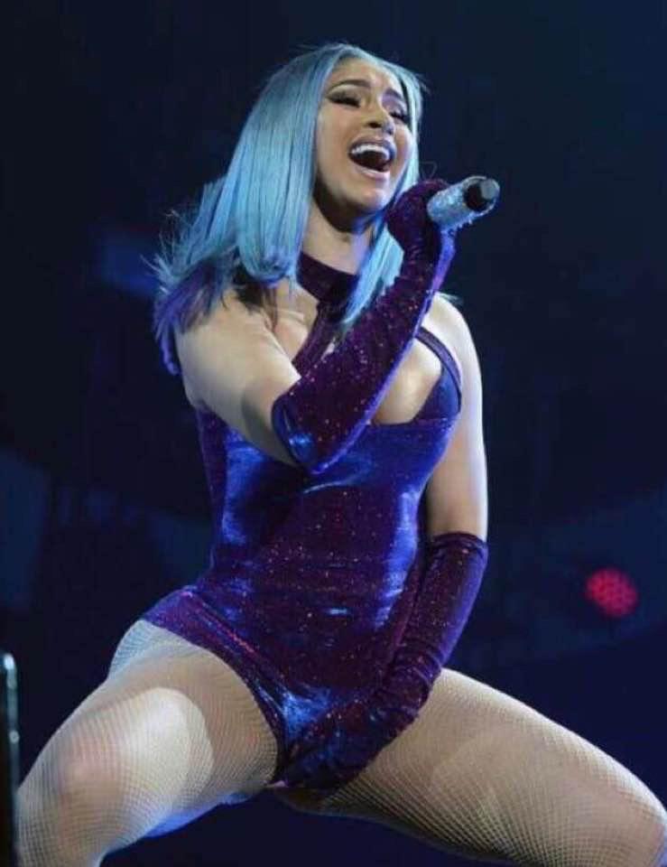 Rubbing it | Scrolller