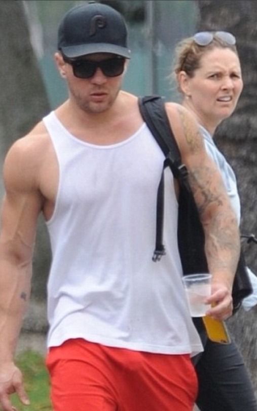 Ryan Phillippe | Scrolller