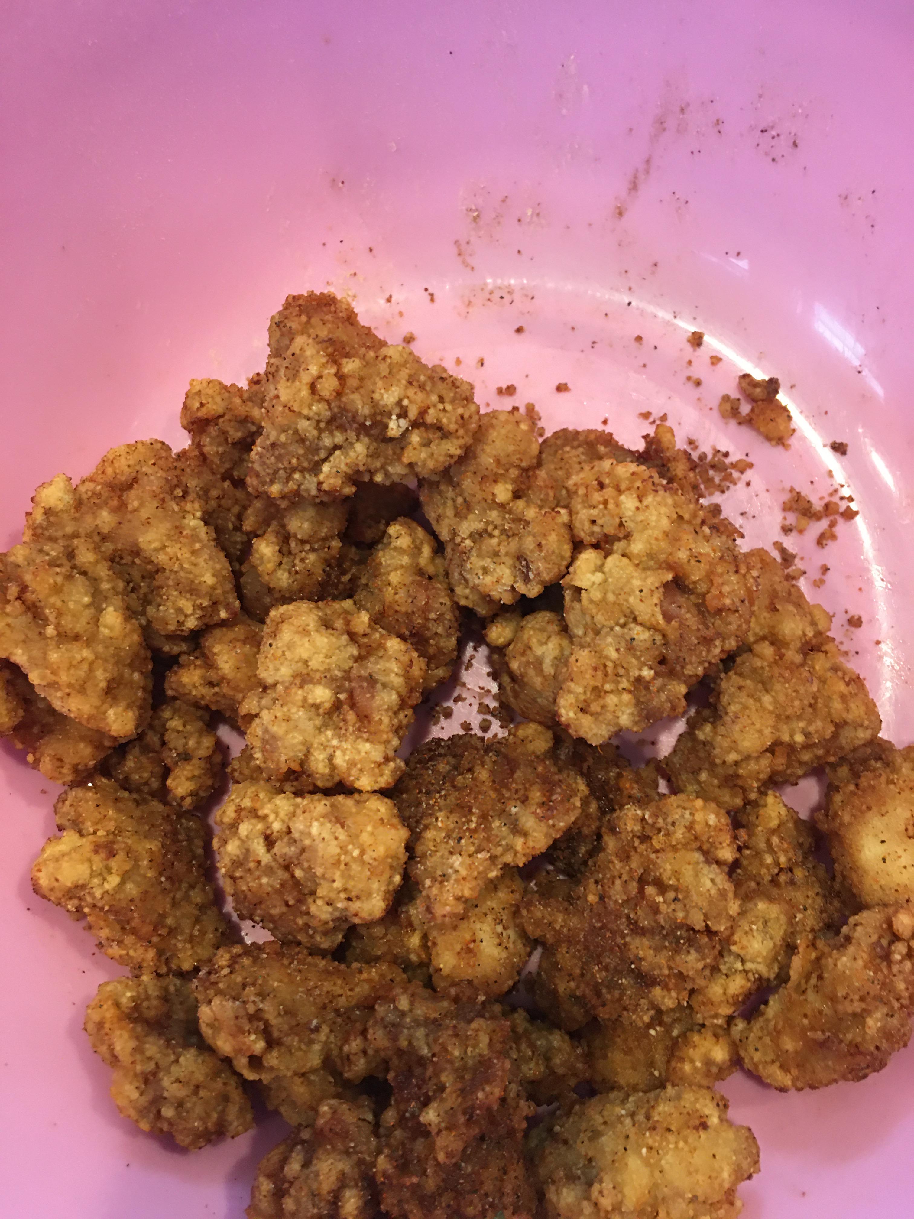 Salty fried chicken 鹽酥雞 (Pig day) | Scrolller