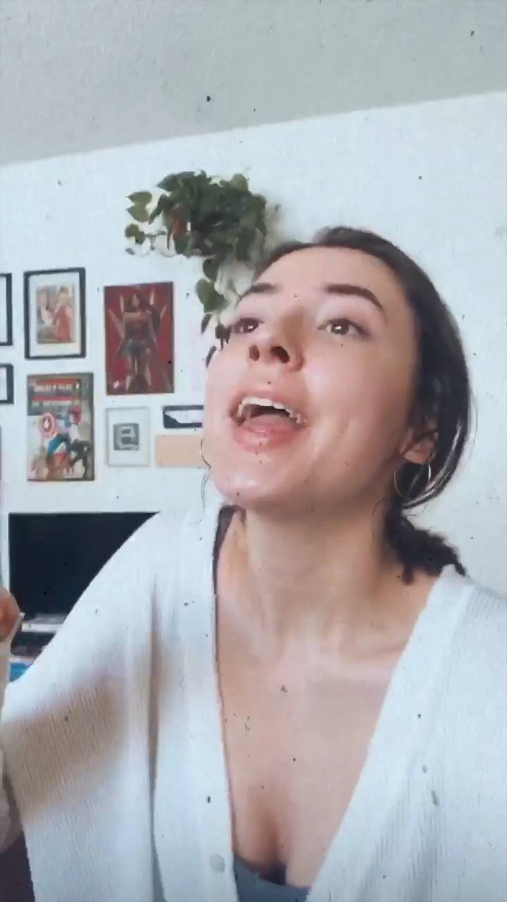 Sam InstaStory Cleavage 2/3 | Scrolller