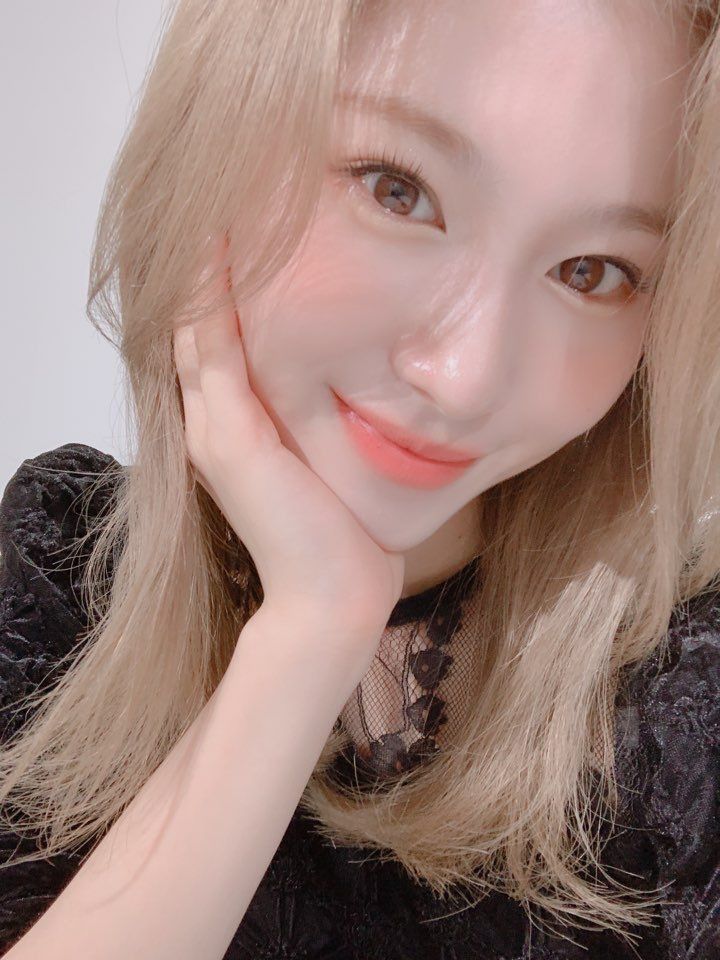 Sana Selca | Scrolller