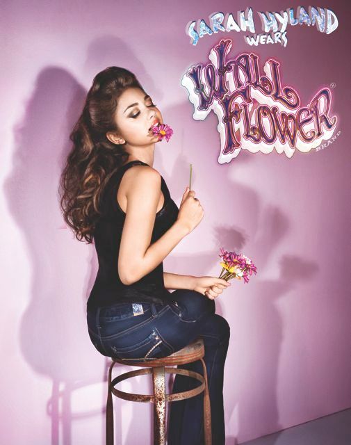 Sarah Hyland [119] Scrolller