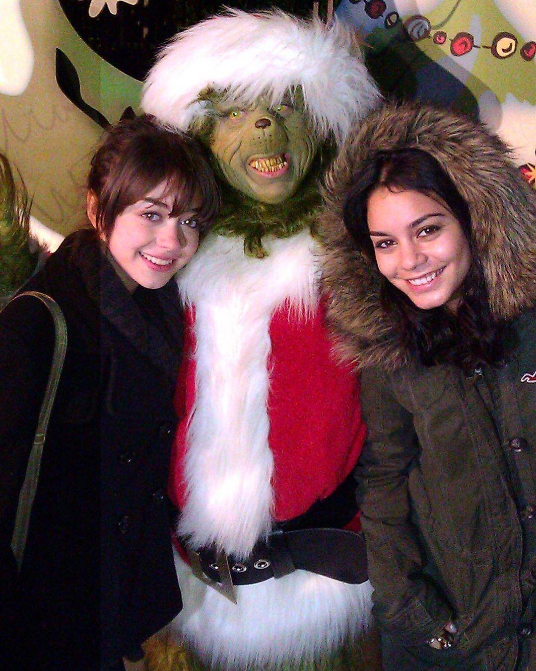 Sarah, Vanessa, and the Grinch | Scrolller