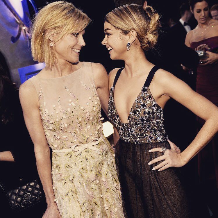 Sarah with TV Mom Julie Bowen | Scrolller