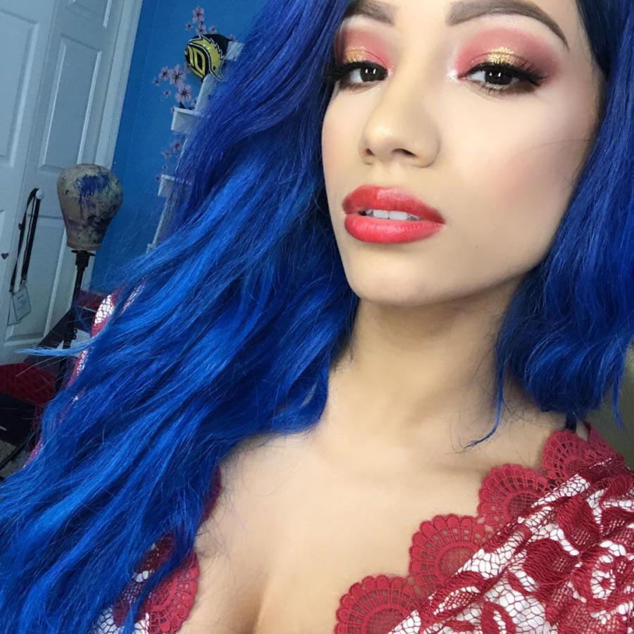 Sasha Banks | Scrolller