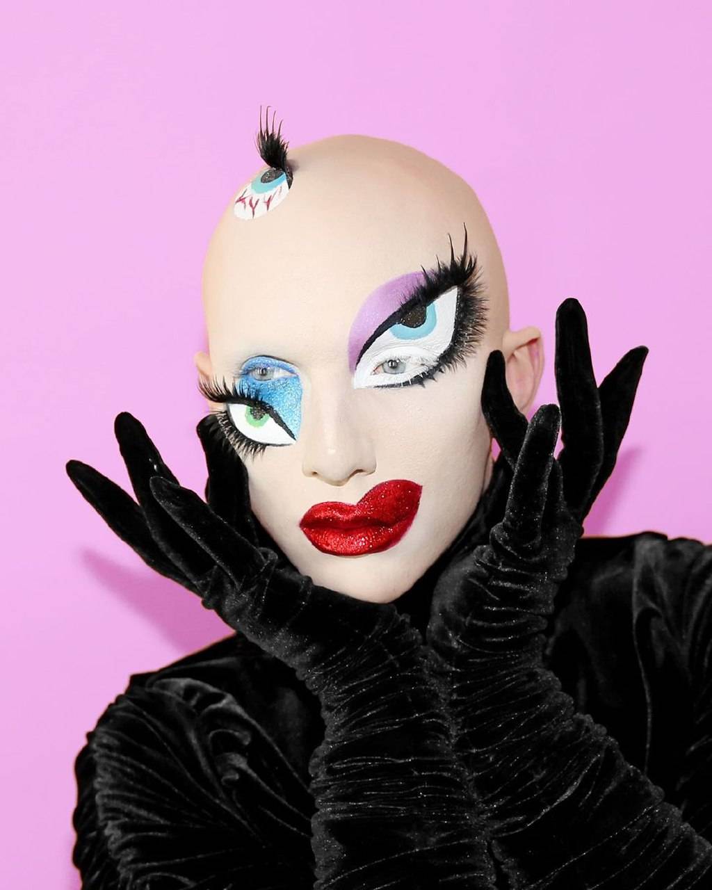 Sasha's take on the surrealist eye | Scrolller