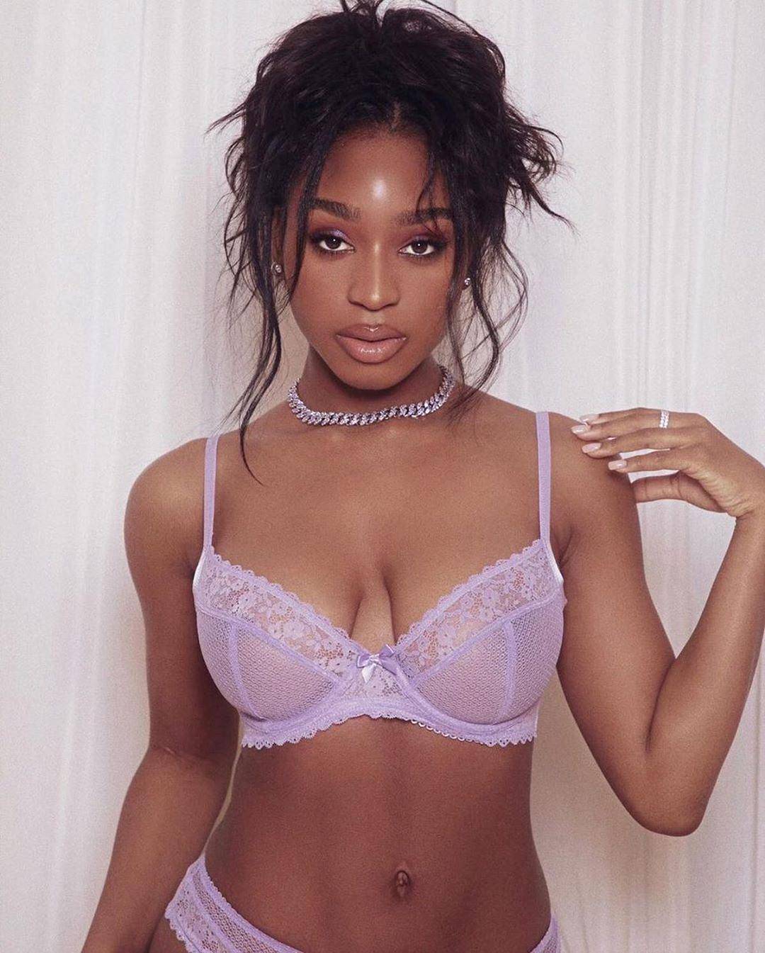 Savage Lace 1 | Scrolller