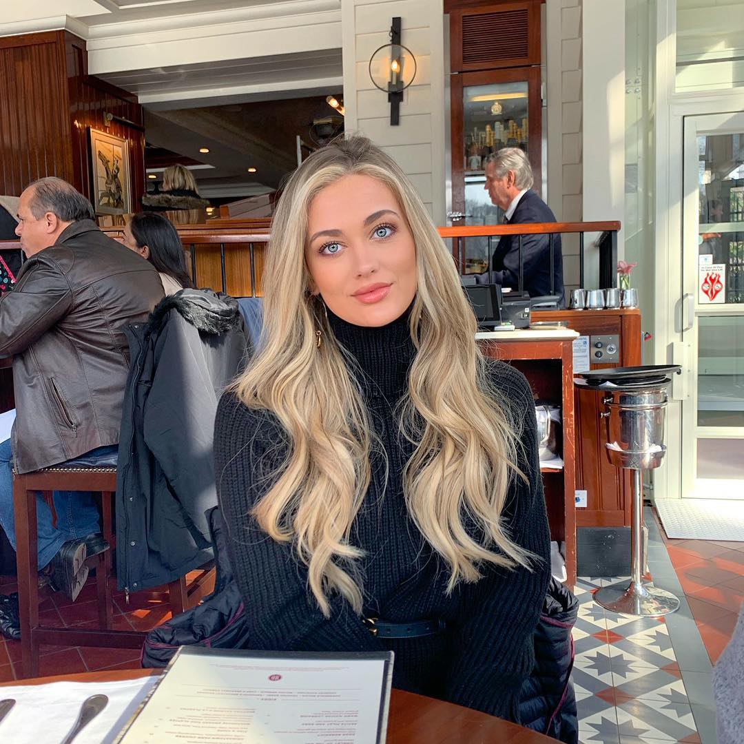 Savannah DeLane Morris | Scrolller