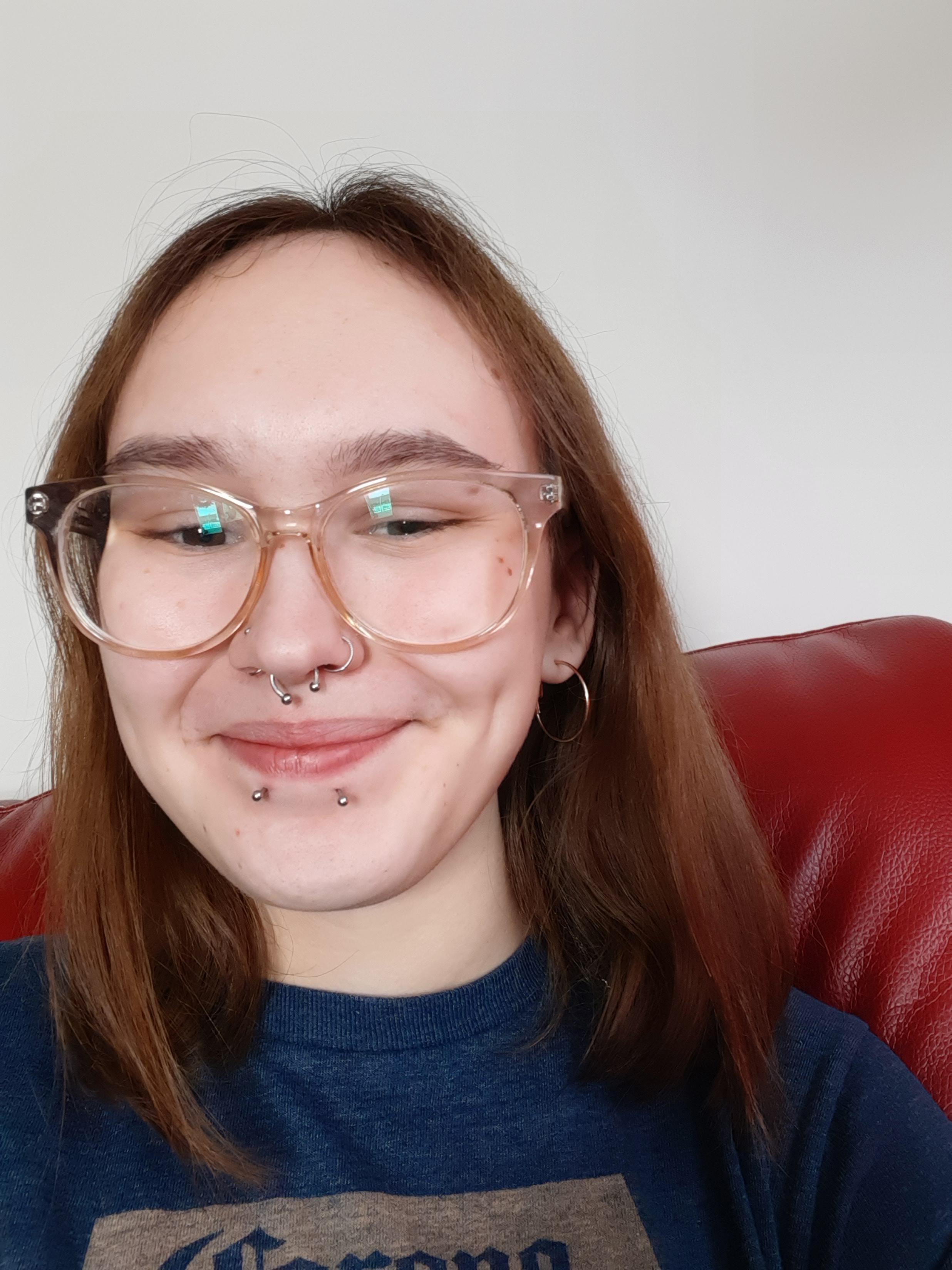 Say cheese! 😁 over 18! | Scrolller