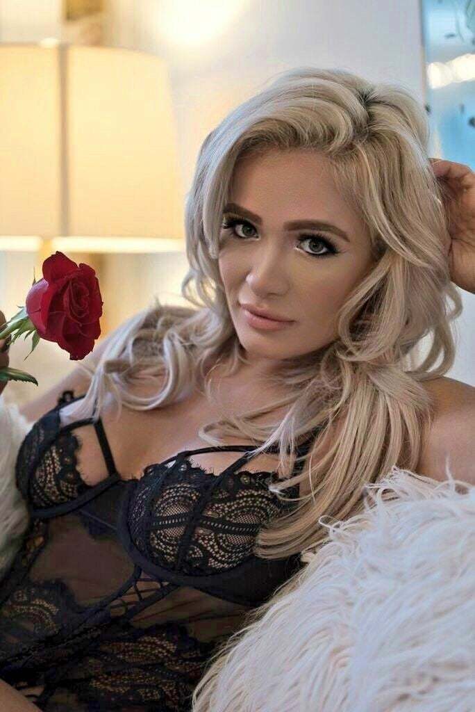 Scarlett | Scrolller