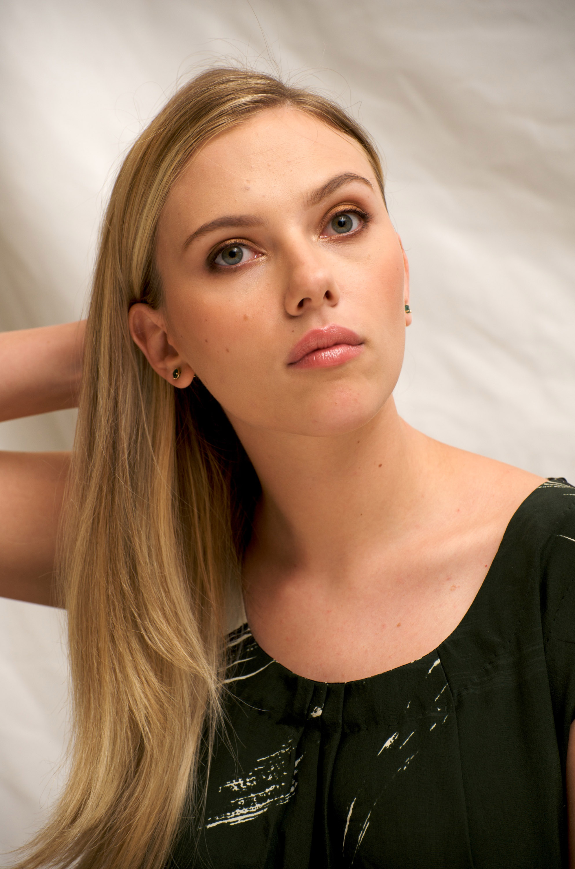 Scarlett Johansson has such a beautiful face for facefucking | Scrolller