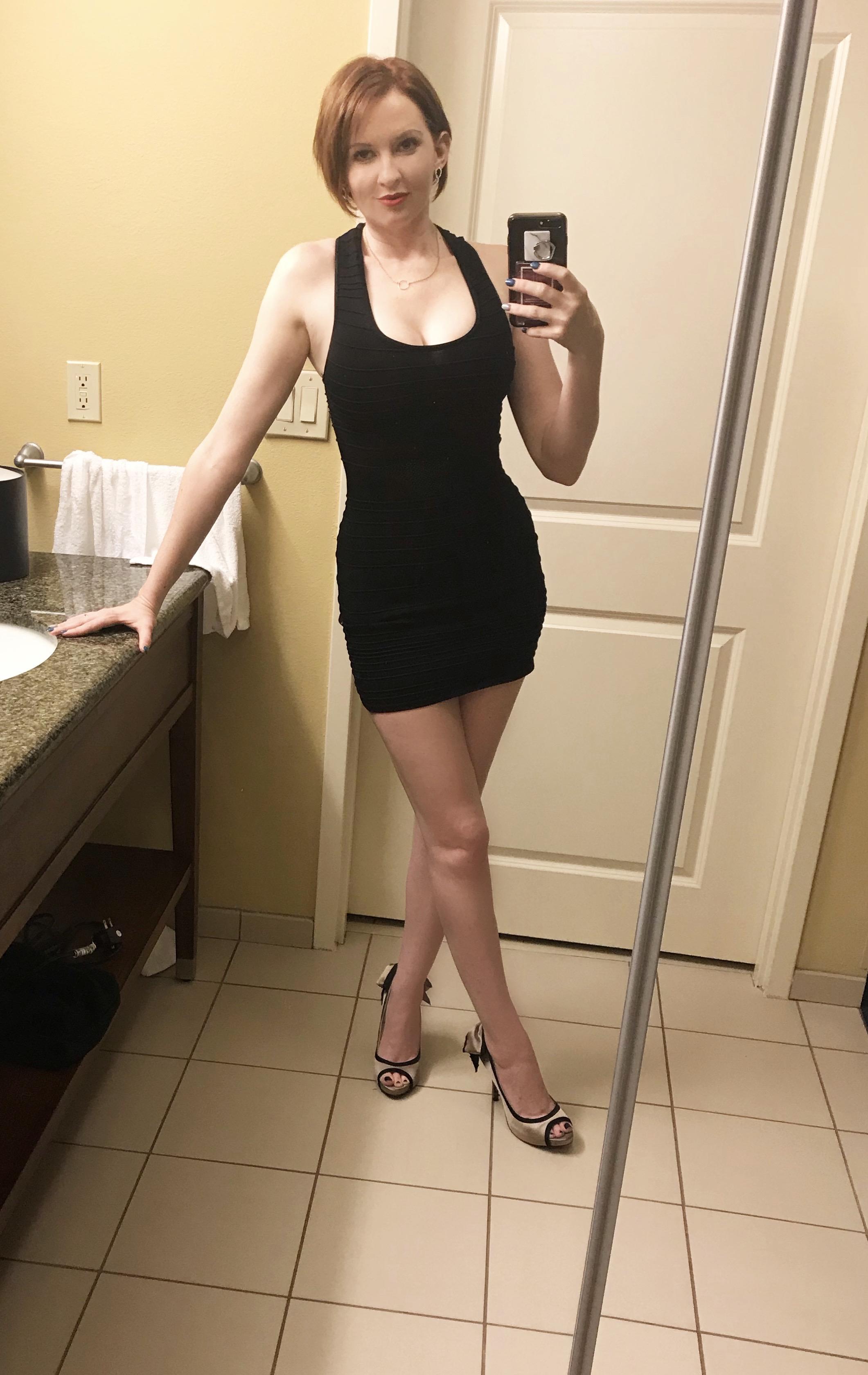 Scarlett Lush | Scrolller