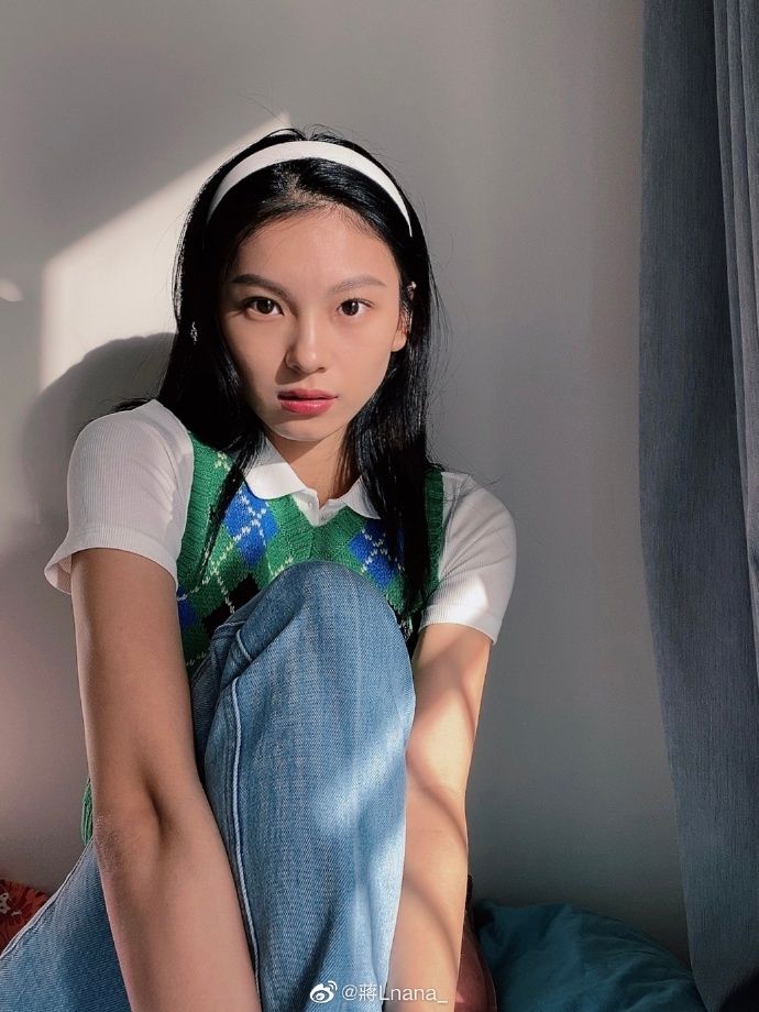 school girl | Scrolller