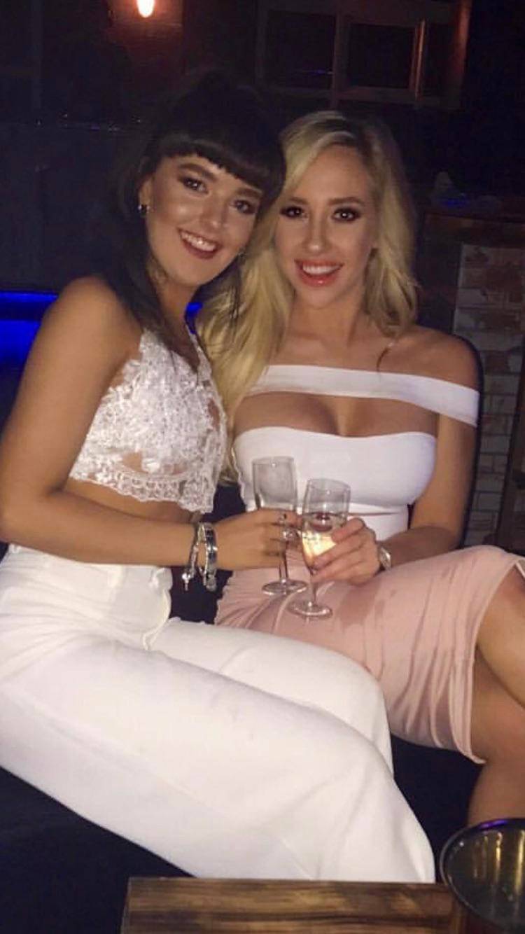 Scissor sisters (literally) | Scrolller