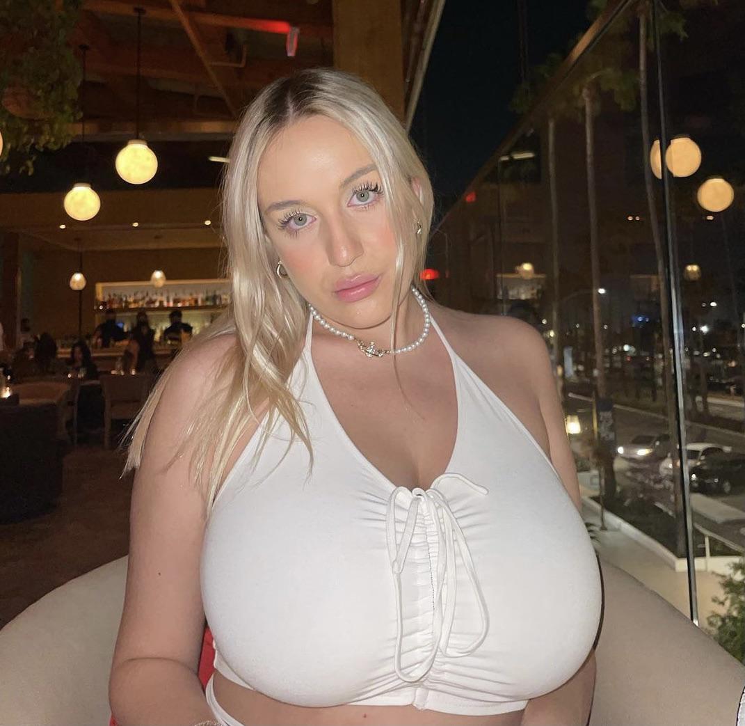 Seductive | Scrolller