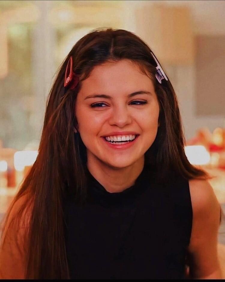 Selena Gomez | Scrolller