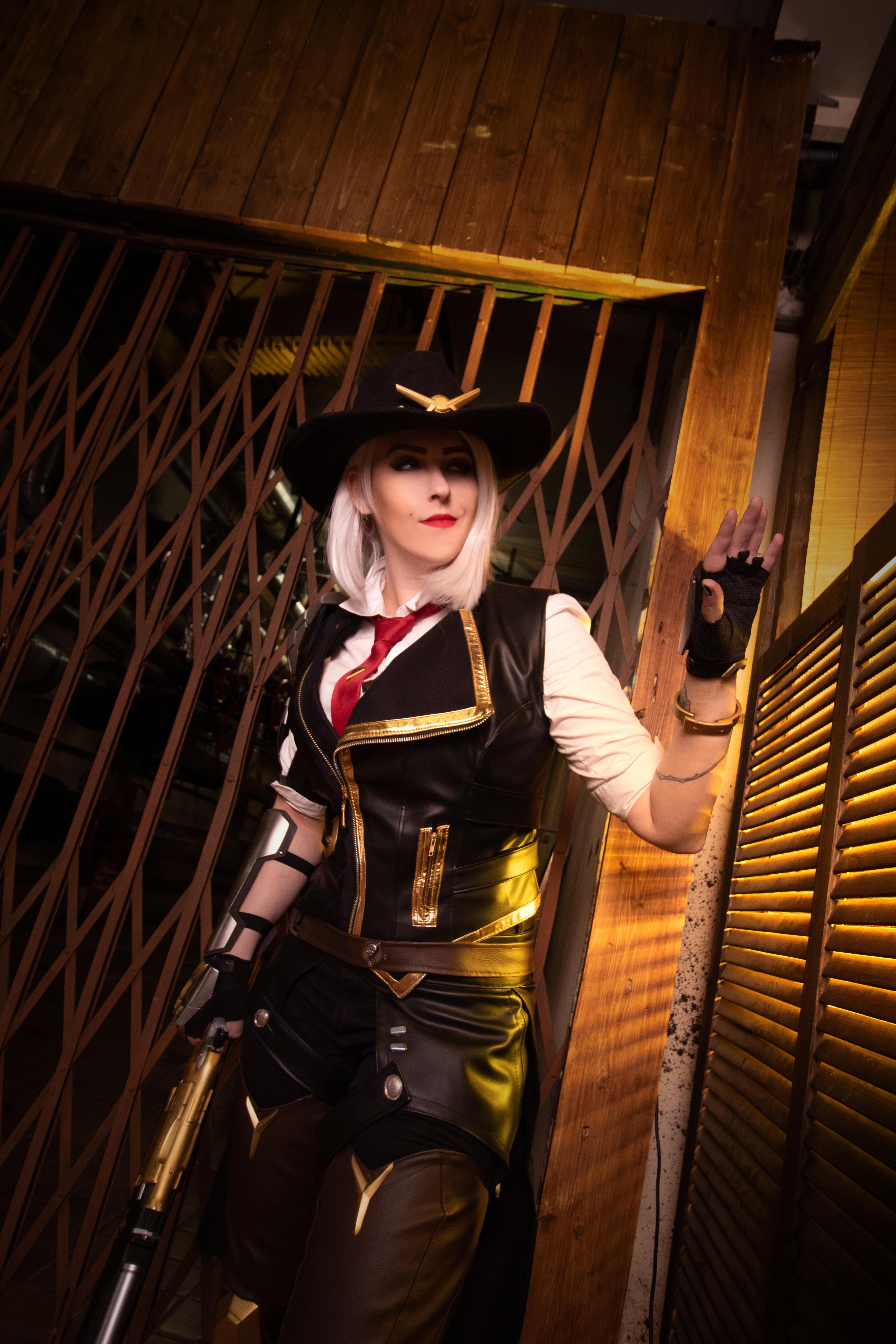 [Self] Ashe - Overwatch - Cosplay by Sweet Calamity | Scrolller