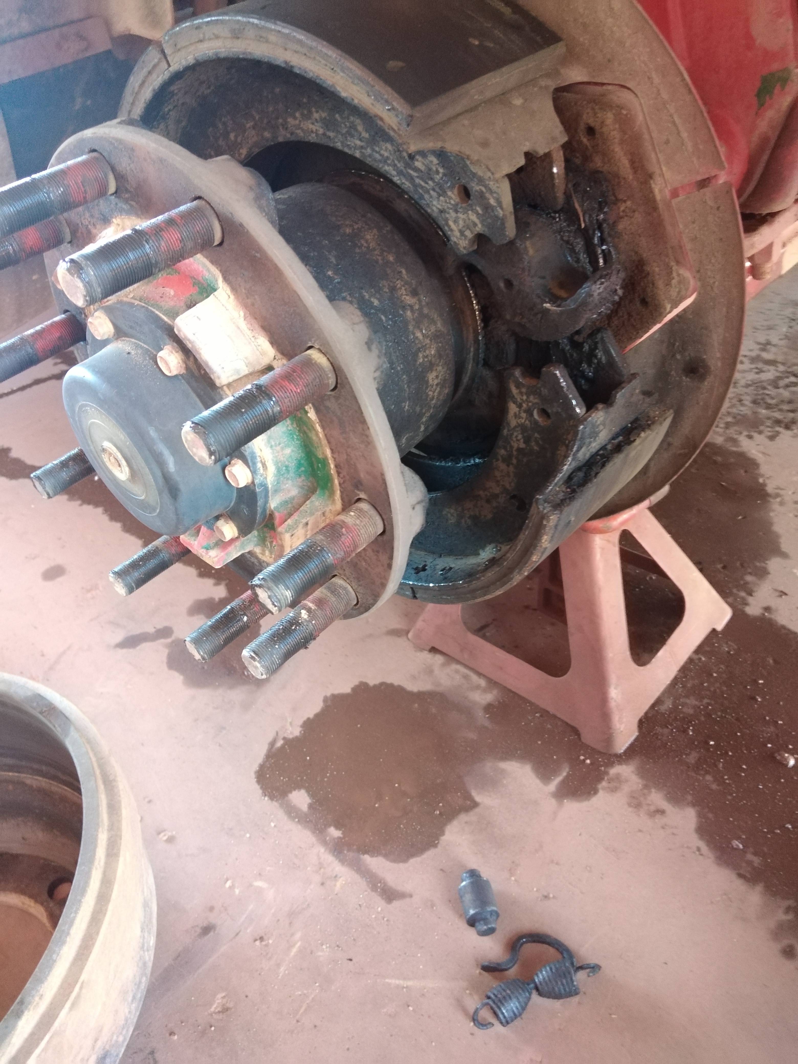 Self disassembling brakes | Scrolller