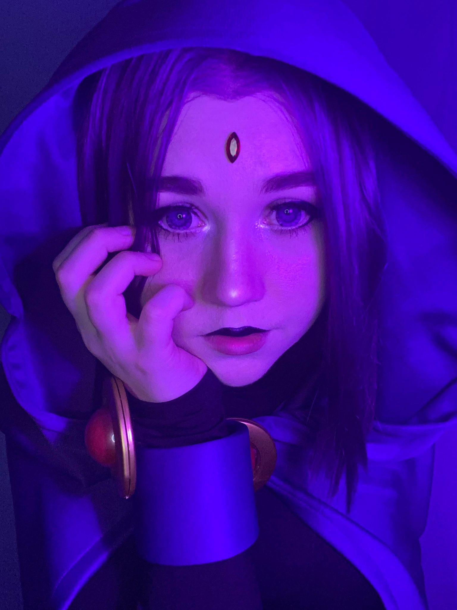 [Self] Raven Cosplay - by LueLueCosplays | Scrolller