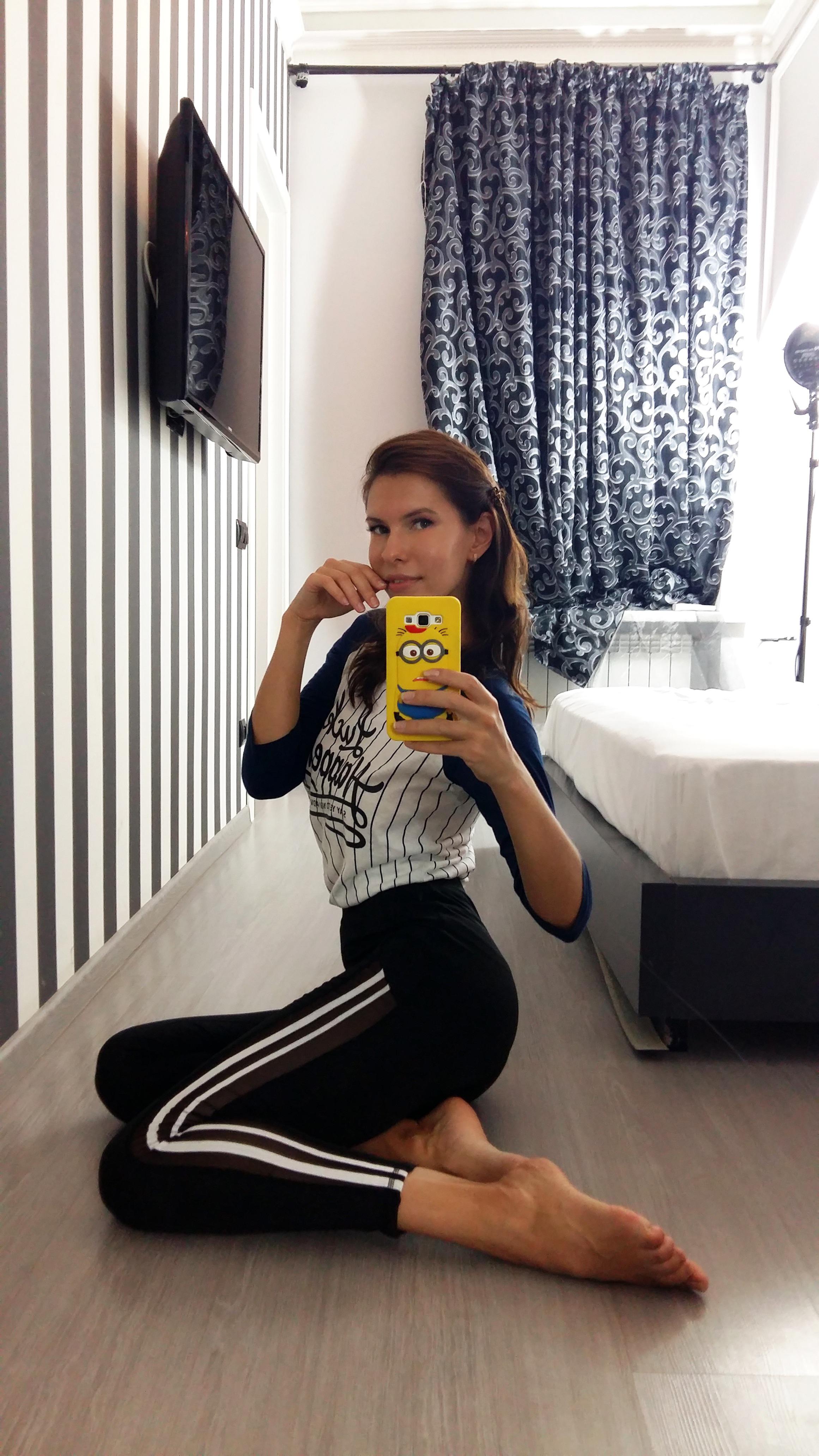 selfie in new pants) | Scrolller