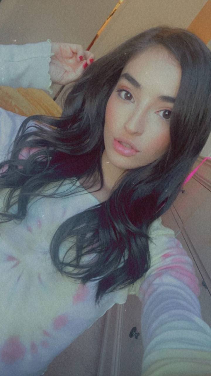 Selfie just uploaded | Scrolller