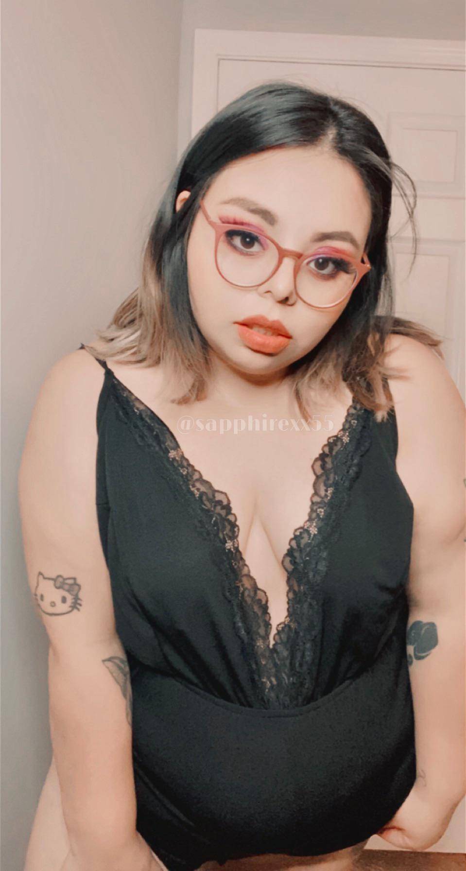 Selling pictures, videos, fetish items. Latina BBW who loves to be kinky 😈 | Scrolller