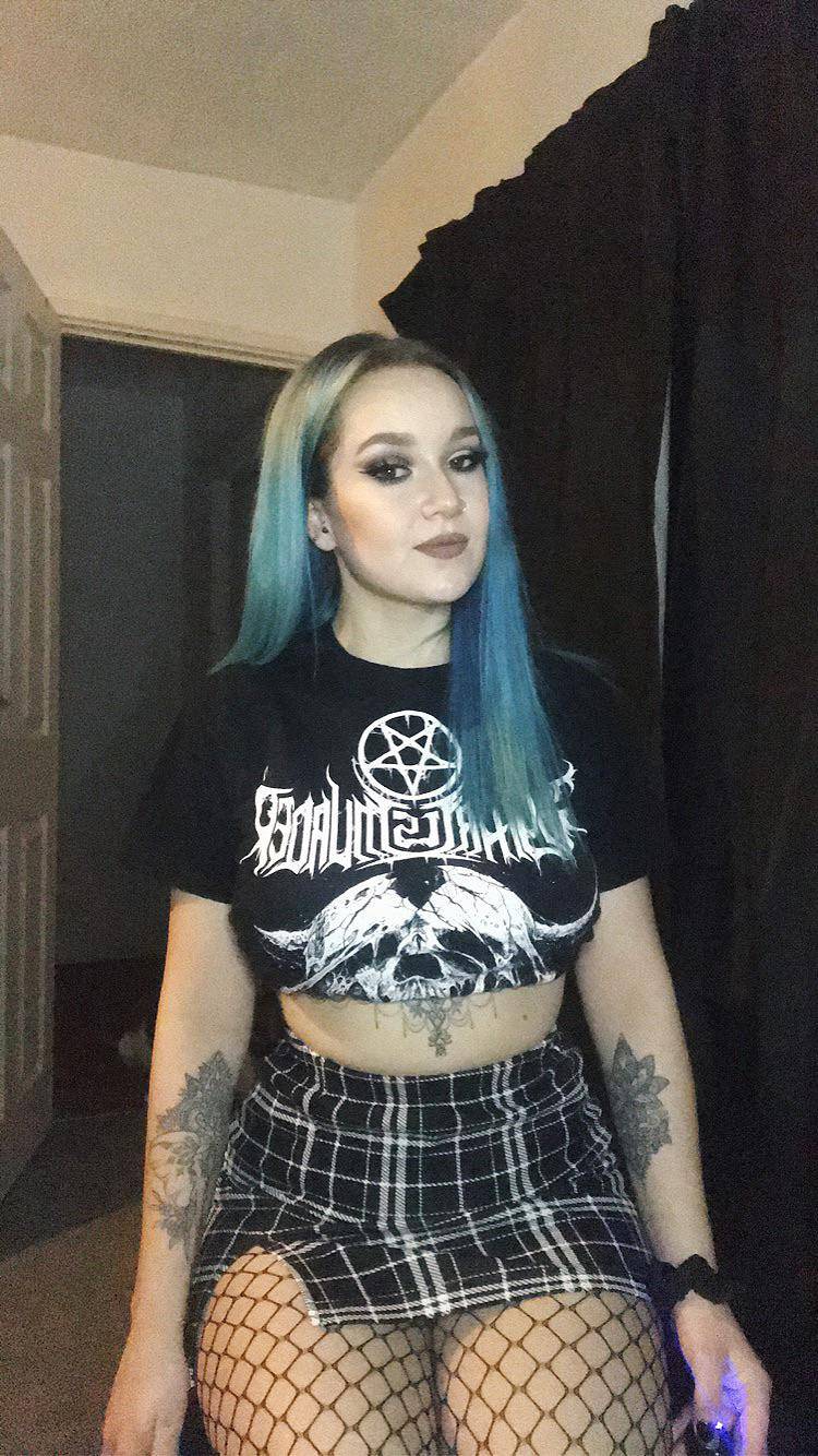Sexy goth girl | Scrolller