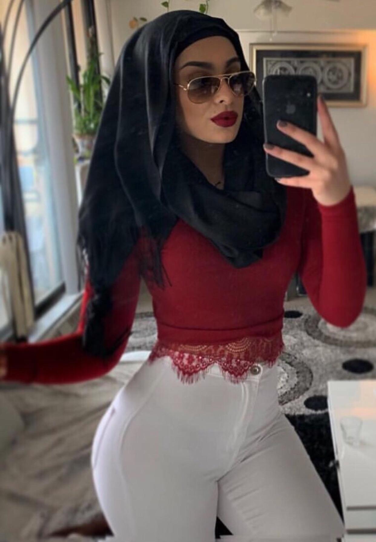 Sexy Iraqi hijabi @dixakx | Scrolller