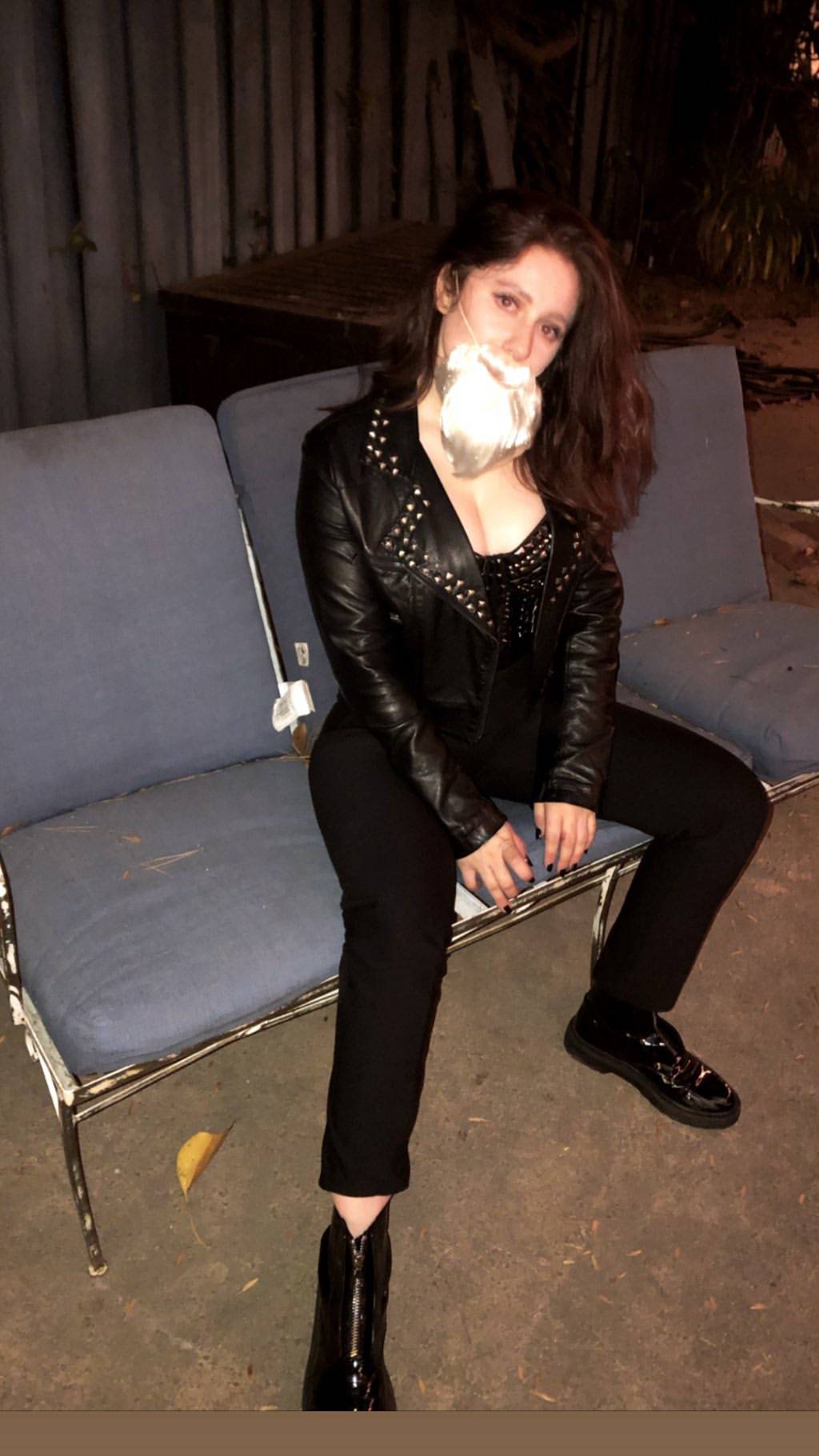 Sexy Lady Santa | Scrolller