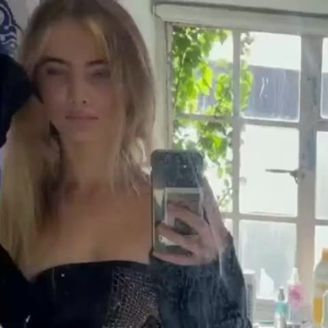 Sexy little Freya Allan | Scrolller