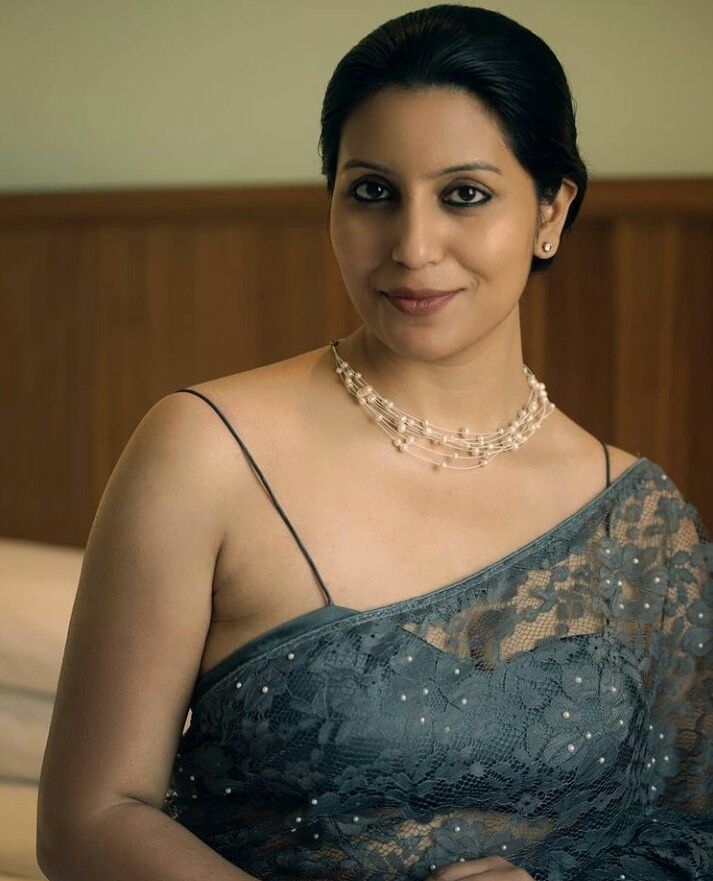 Sexy Milf Maya (IG: the_doe_eyed_gurl) | Scrolller