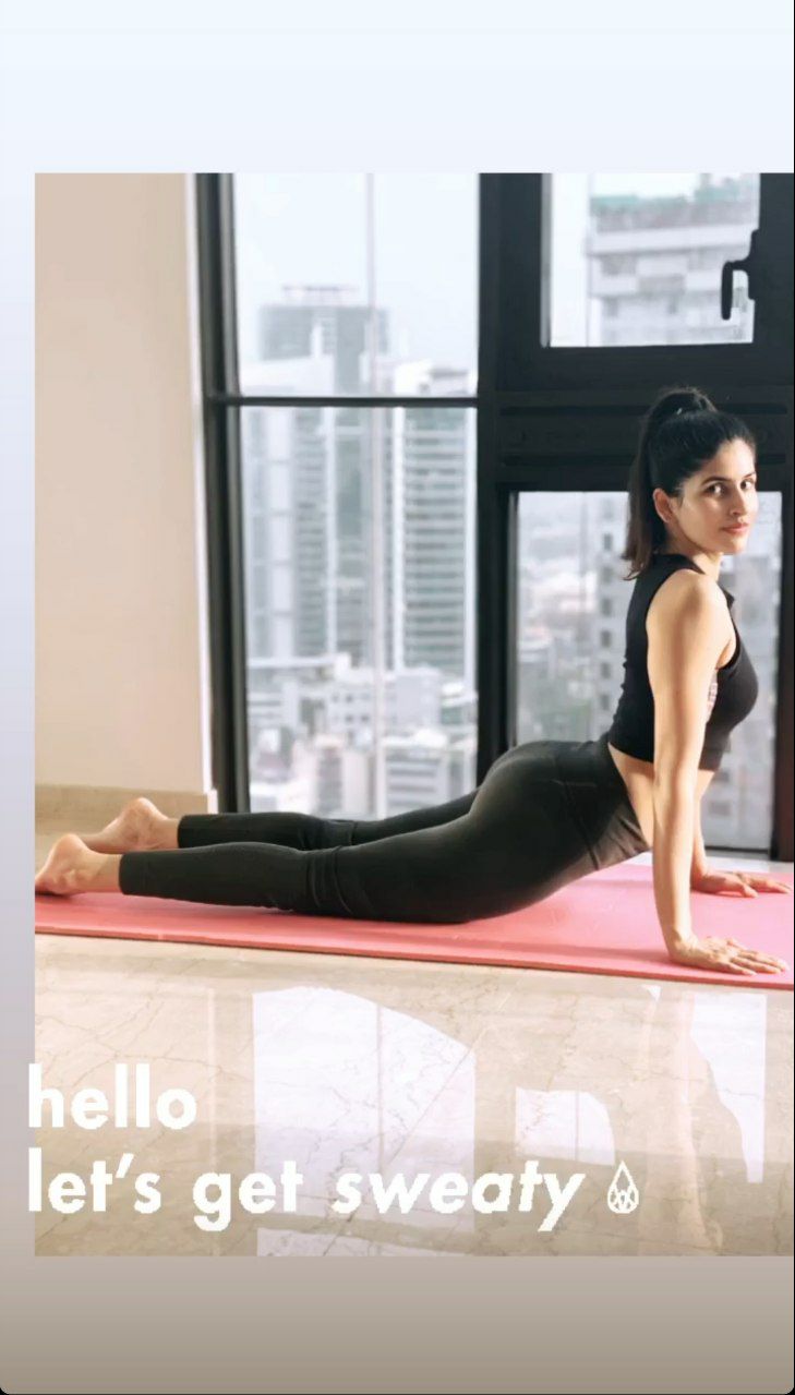 Sexy Shakshi Mallik..😍😋 damn that pose is so inviting 😍😋😋 perfect Booty | Scrolller