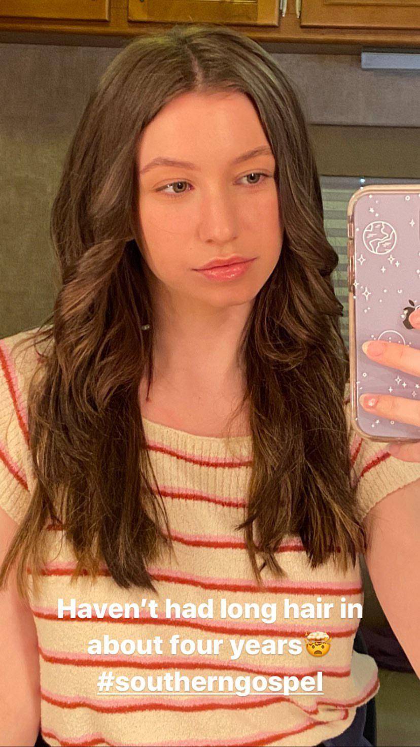 Sexy with long hair | Scrolller