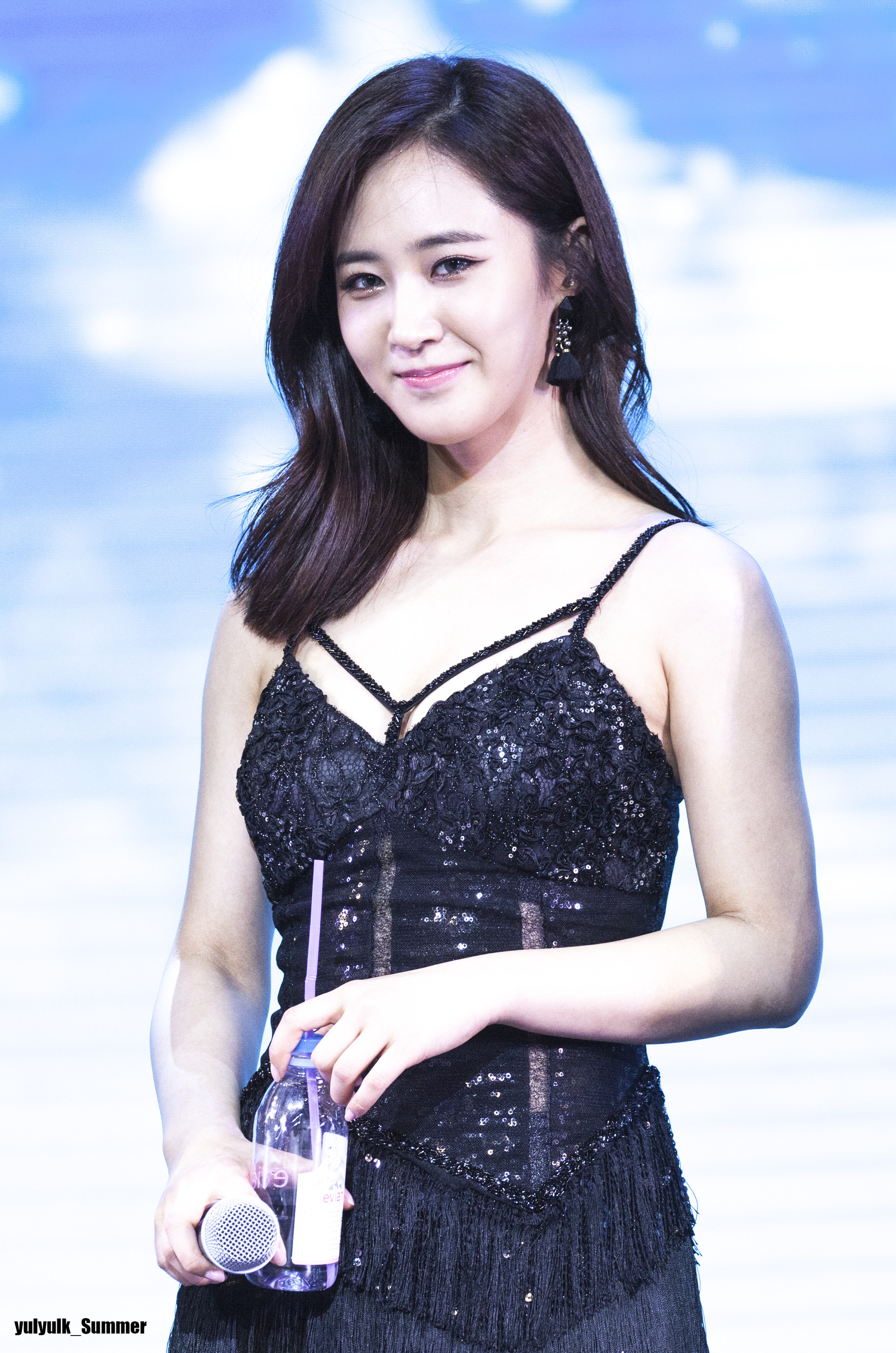 Sexy Yuri | Scrolller