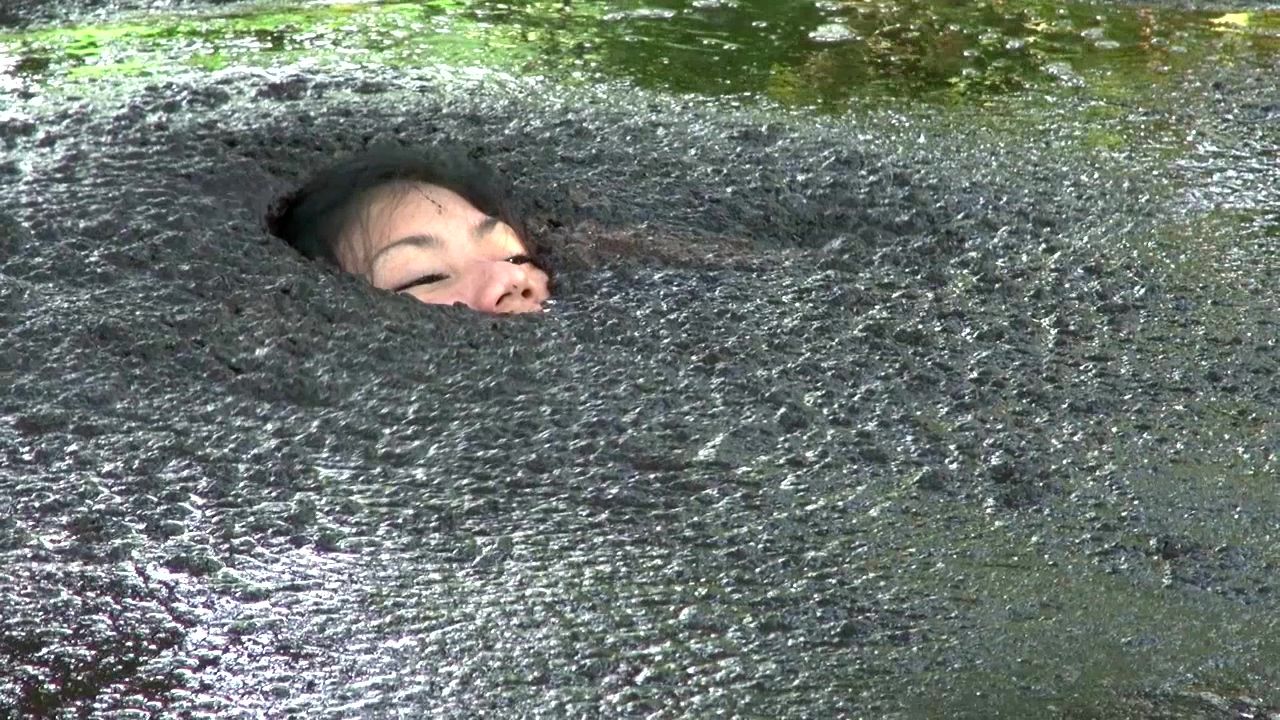 Shane feels no bottom | Scrolller