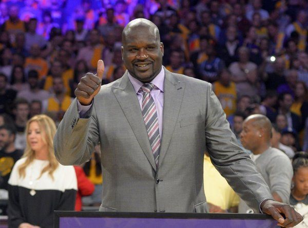Shaq holding up his thumb [X-Post From /r/ShaqHoldingThings] | Scrolller