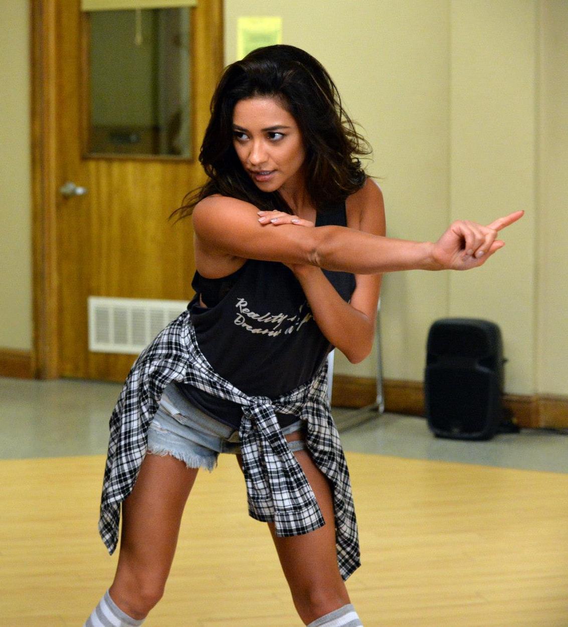 Shay Mitchell | Scrolller