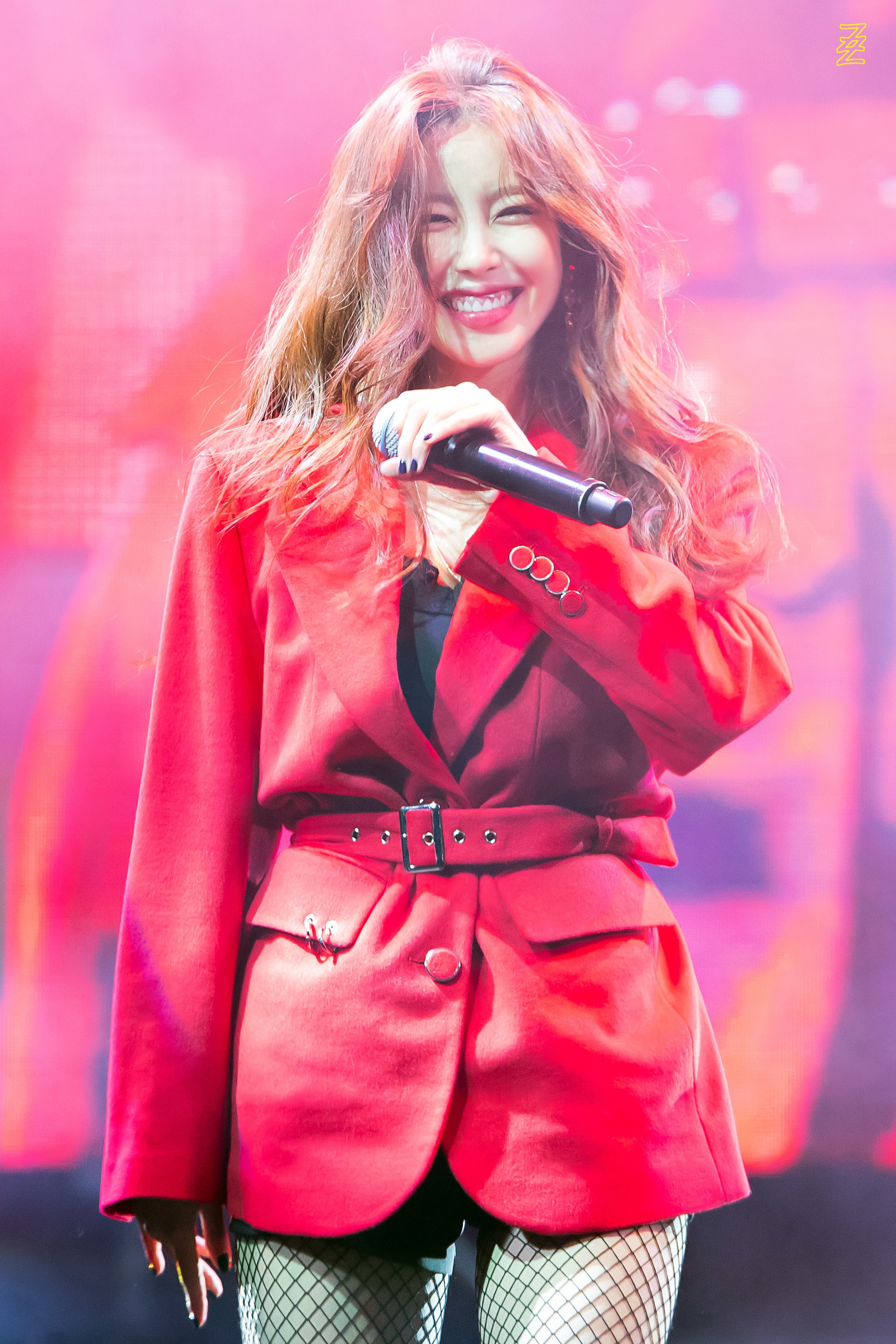 She belongs on the stage | Scrolller