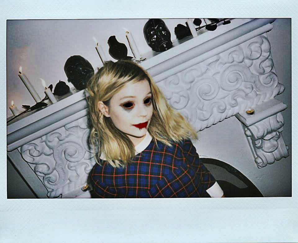 She cannot see her suffering | Scrolller