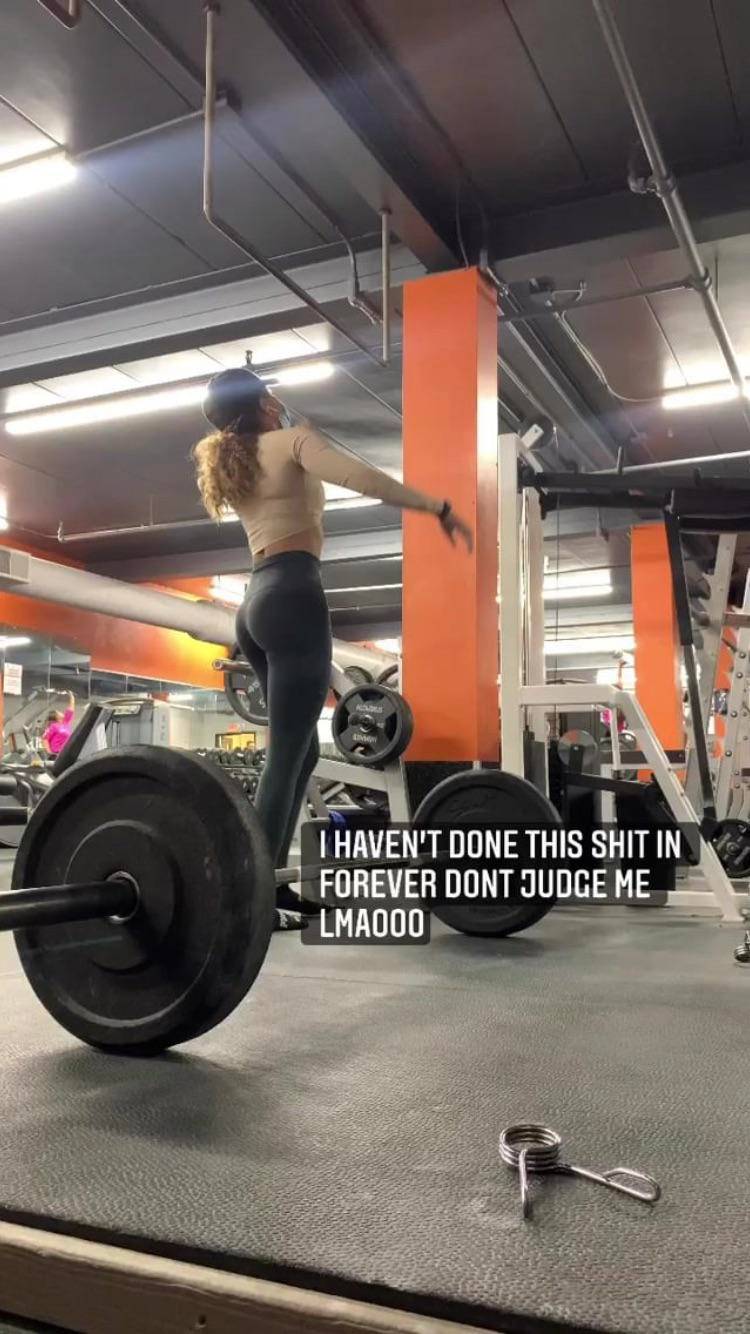 She got dem buns | Scrolller