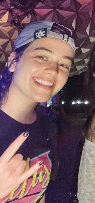 She looks cute in that hat | Scrolller