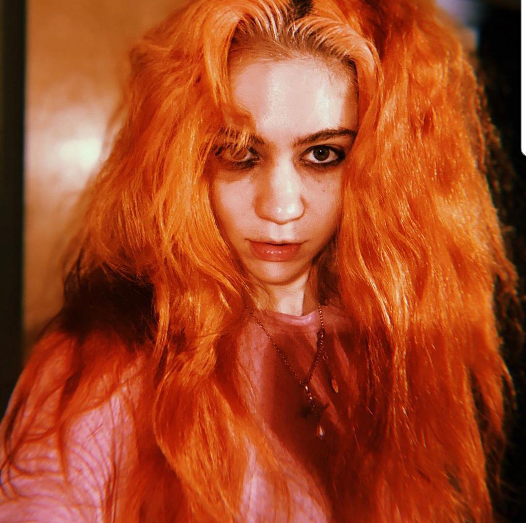 she looks so good with leeloo hair 🧡 | Scrolller