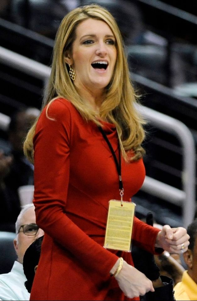 She may be sus af but Kelly Loeffler has a delectable little bod | Scrolller