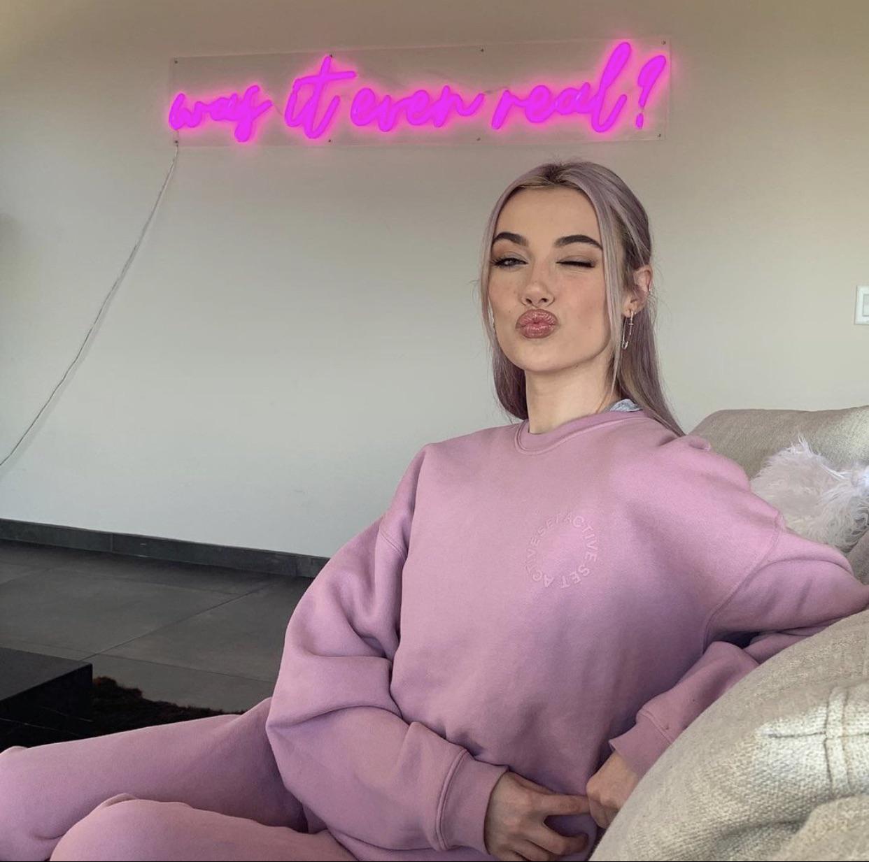 She’s perfect | Scrolller