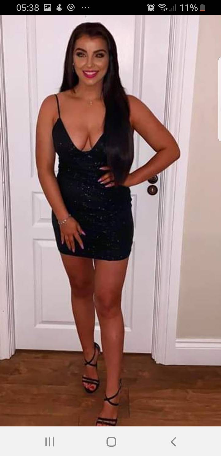 She stops me dead | Scrolller