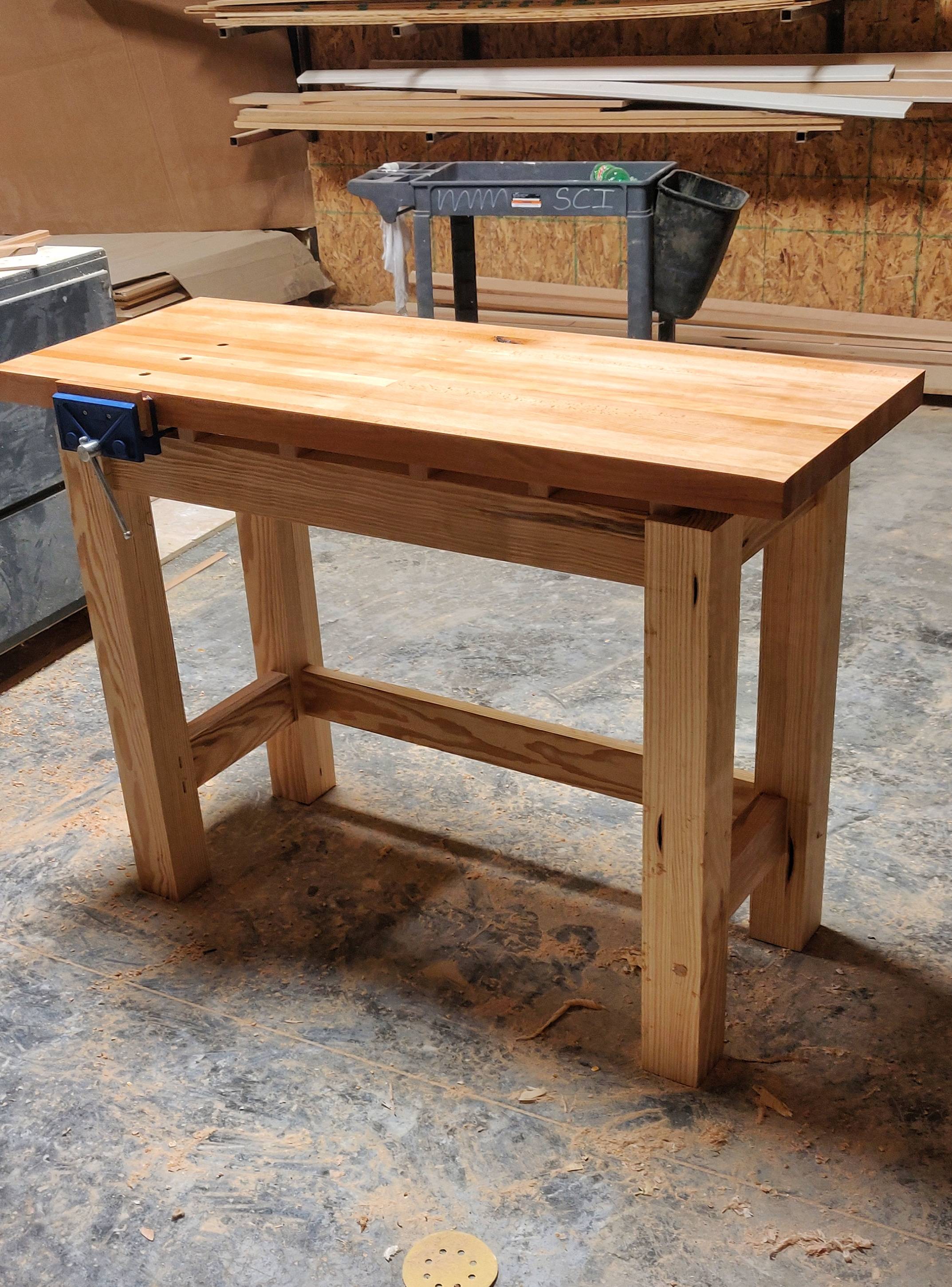 She's a heavy gal, and a looker too | Scrolller